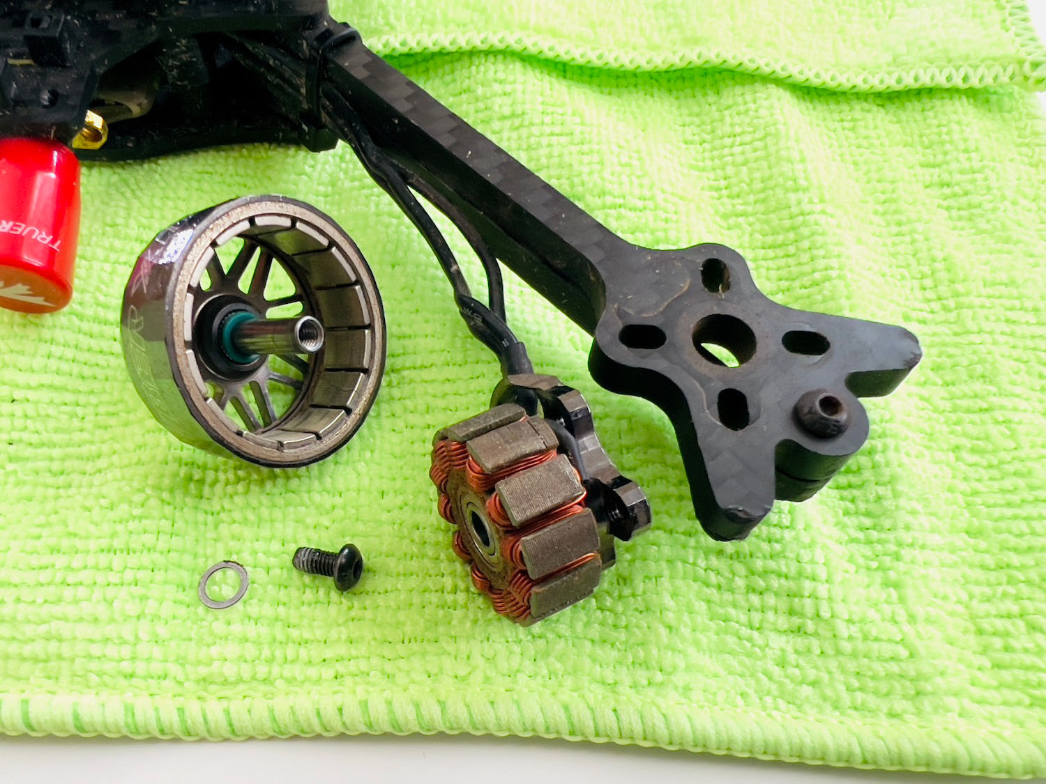 The Best Way to Clean FPV Drone Motors (in 7 Simple Steps) – NoirFPV